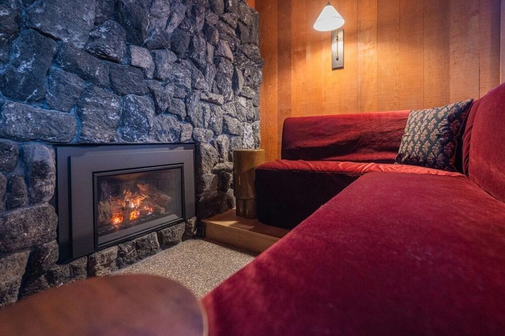 The Icelander- Japandi Inspired Semi Ski-out · Ev · Hot Tub. Above Canyon Lodge - Mammoth Lakes, CA