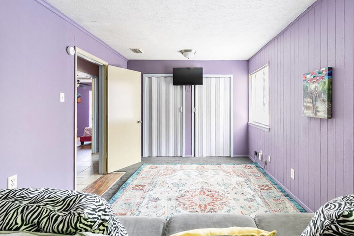 Southern Comfort Near Dallas Metroplex Area Accommodates 9 Guests - Garland, TX