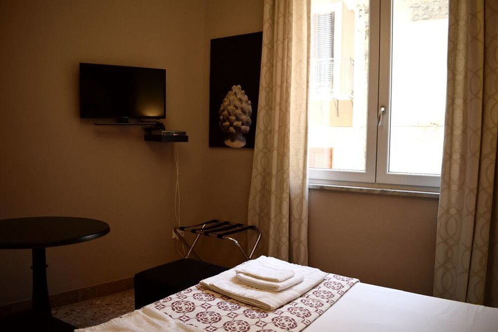 Boutique Hotel In The Historical Center Of Palermo - Palermo