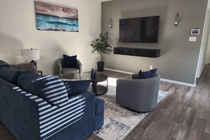 Stunning Modern Beautiful Home! - Houston George Bush Airport (IAH)