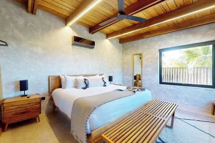 Tranquil Bay-view Villa With Private Plunge Pool, Open Layout & Breezy Deck - Placencia