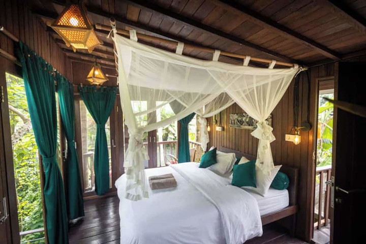 Samastiti Jungle Treehouse: Private Pool Above The River, Central Ubud - Ubud