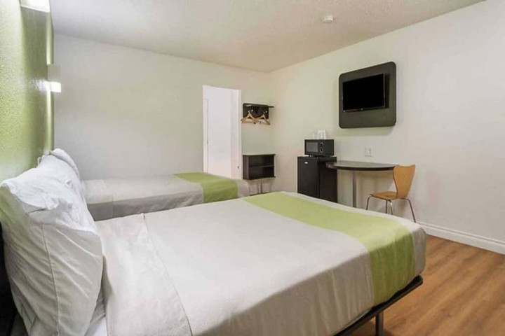 Spacious2-bed Room|pool|free Wifi - Santa Maria, CA