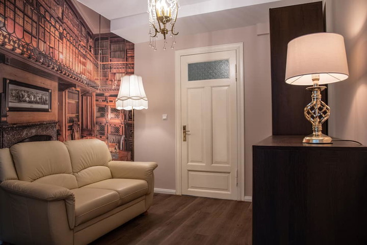 Modern 1-room Apartment Near The Train Station, Renovated, With High-end Furnishings - Rostock