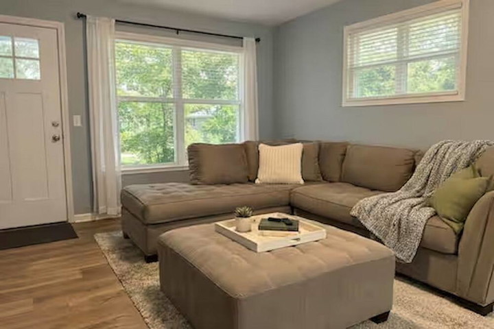 Renovated James Island Cottage 10 Minutes To Charleston & Folly Beach - South Carolina