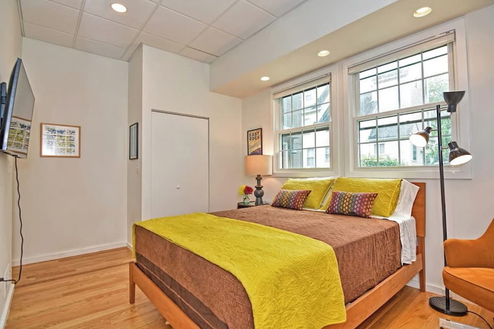 Stylish And Comfortable New Haven Stay Near Yale, Downtown Dining, And Local Attractions. Enjoy A Clean, Cozy Space With Modern Amenitiesperfect For Families, Couples, Or Business Travelers Seeking Convenience, Comfort, And A Great City Location. - New Haven, CT
