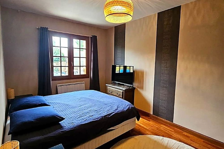 Villa For 16 People With A Pool, Hot Tub, Pool Table, Foosball Table, Pinball Machine, Ping-pong Table, And Barbecue - Évry