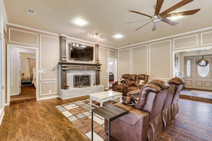Lake House With Hot Tub 4 Bedroom And 3 Bath - Garland, TX