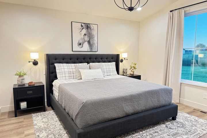 Fairview @ The Big Black Barn Near Glacier! New & Luxurious! - Glacier National Park