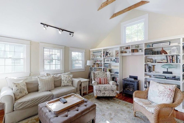 Firehouse Cottage- Historical New England Home, Outdoor Shower , Dog-friendly - Boothbay Harbor, ME