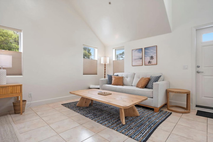 Montara Penthouse Elevated Comfort Above Downtown Half Moon Bay - Half Moon Bay, CA