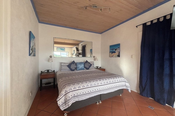Ocean-front Greek-themed: Wake To Ocean Views- Open Space To Beach - Walk Trails - Margaret River