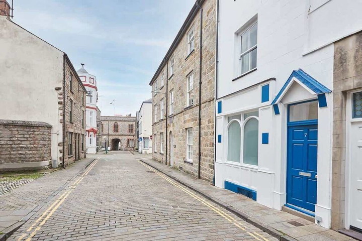 Host & Stay | Apartment 2, High Street - Caernarfon