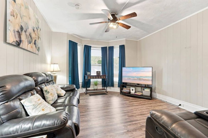 Beautifully Remodeled 4br Home Near Niagara Falls! - Niagara Falls