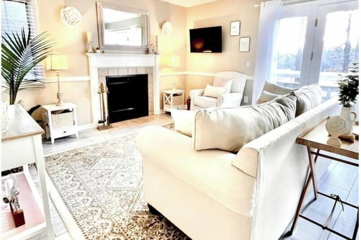 Luxe Villa- Mins From Mohegan Sun With Fireplace, Jacuzzi, Sauna/pools, And Spa - Norwich, CT