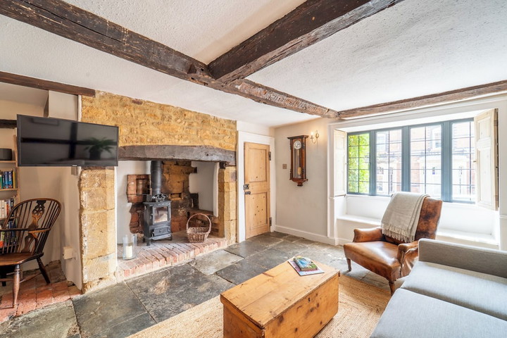 Characterful Grade Ii Listed Cottage In Bodicote - Pass The Keys - Banbury