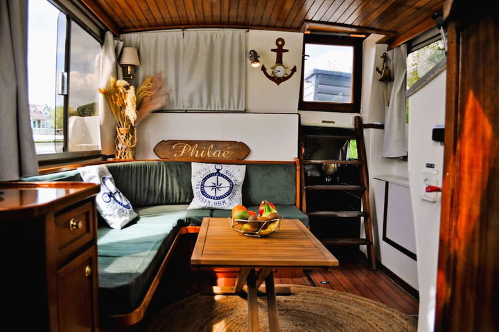 Bateau Tout Confort Datant De 1980 - Proche Fontainebleau - Nemours