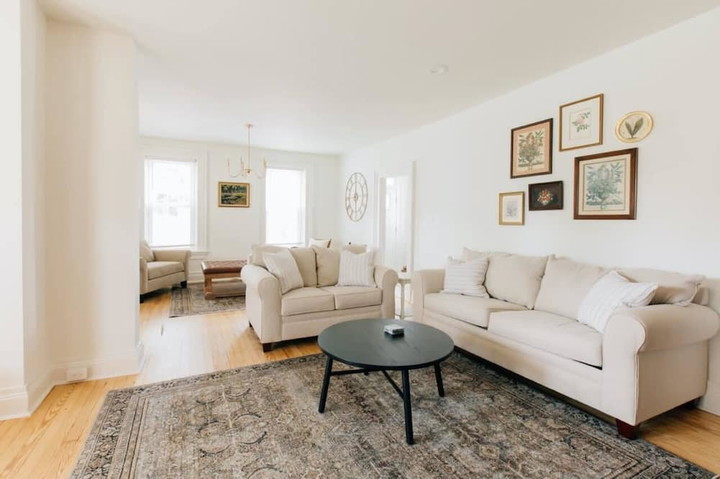Newly Renovated, Vintage Inspired, Large 4 Br Home - Marietta, PA