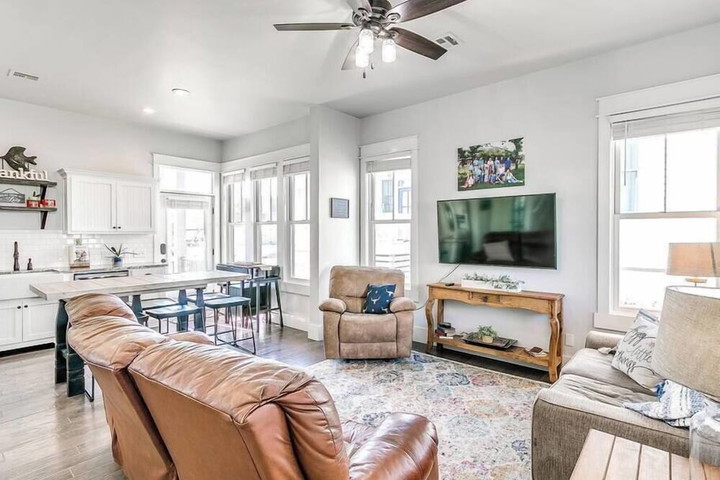 Texas Sized Comfort | 2 Living Areas - Carlton Landing