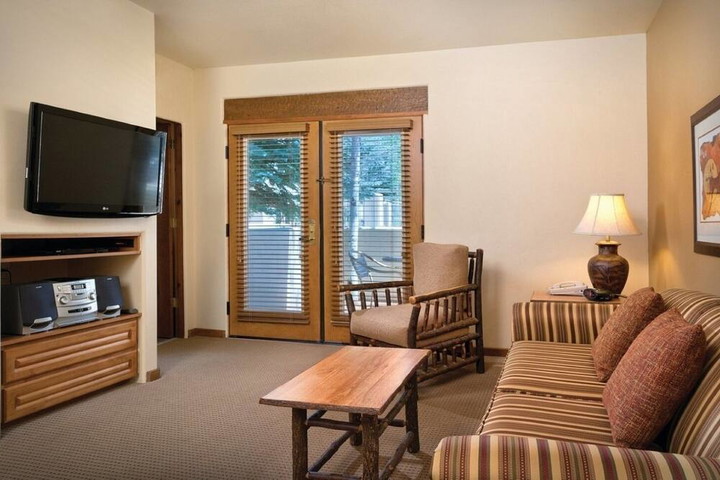 Taos | Short Stay Mountain Trip | Pool + Hot Tub - Taos, NM