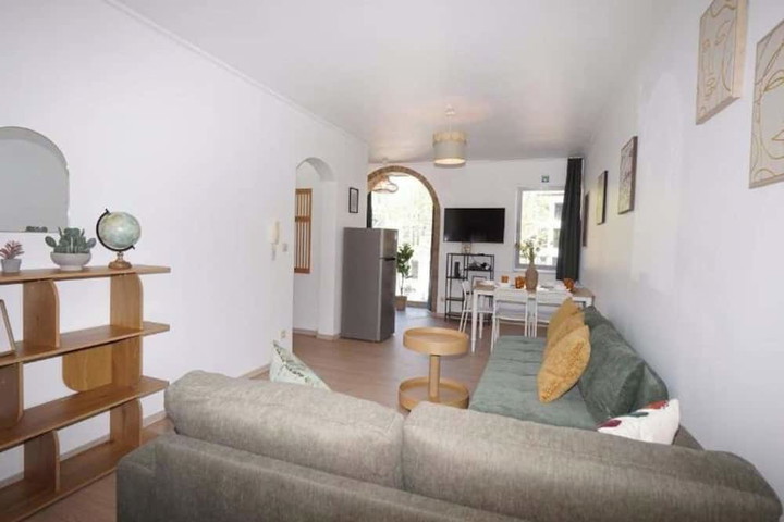 Spacious City Apartment With Balcony Near Antwerps Top Attractions - Anvers