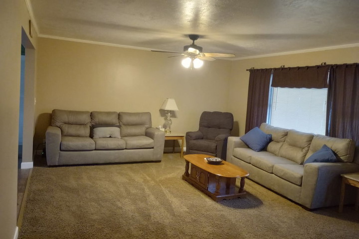Short Walk To Ball State University Campus - Quiet Neighborhood - Muncie, IN