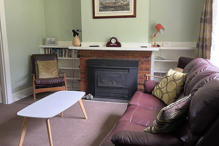 Family And Pet Friendly - A Real Home Away From Home - Bright
