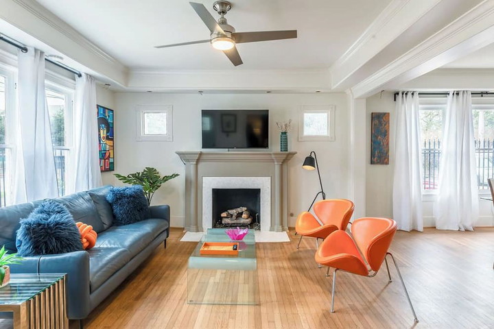 The Athena! Montrose Luxury Chef's Kitchen 4br+3 - Houston