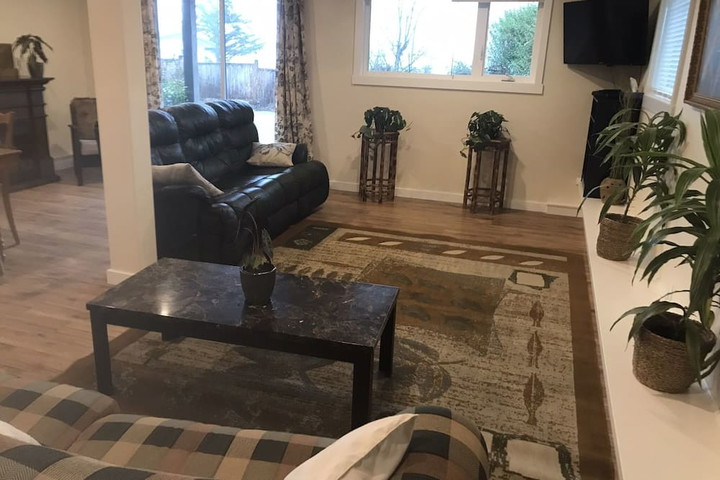 Spacious One Bedroom Suite - Campbell River