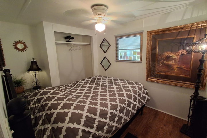 Cozy Lake Eufaula Getaway Cottage-couples-honeymoon-family-fisherman-boat Parkin - Alabama