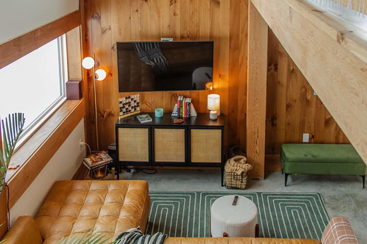 Noir Haus- A Custom Built Designer Cabin On Two Private Acres. - Jim Thorpe, PA