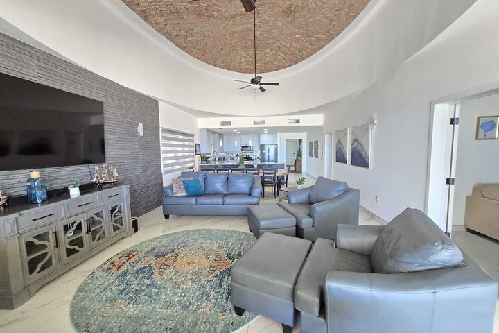 Villa 13 | Spectacular Beachfront 4 Bedroom Home - Sonora