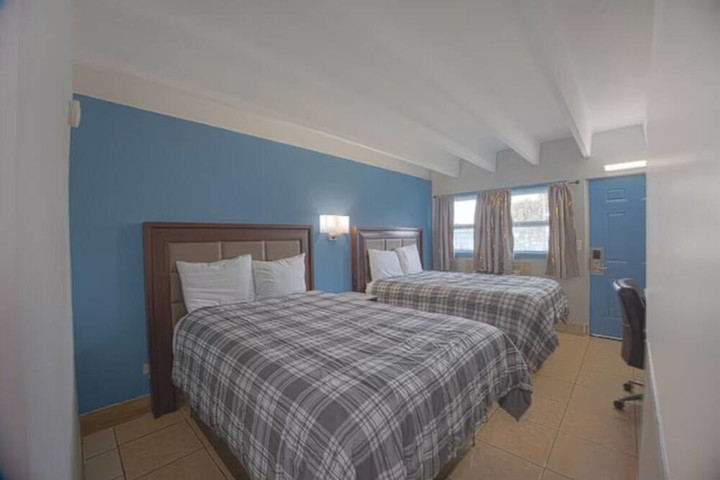 Affordable Room Near Kennedy Space Center Ideal For Long-stay Guests - Cocoa, FL