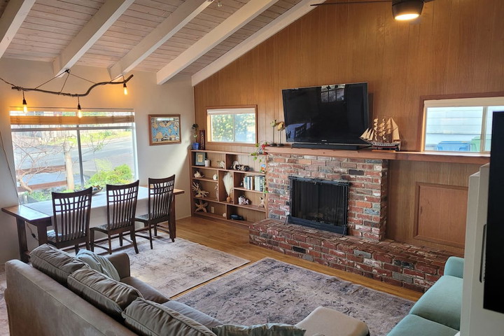 Morro Rock & Ocean View Bungalow - Morro Bay, CA