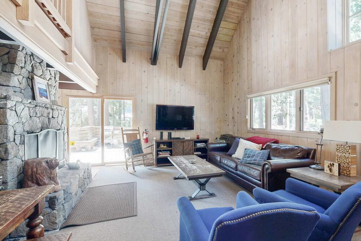 Classic Chalet With Hot Tub, Boat Launch & Gas Grill - Tahoe City, CA