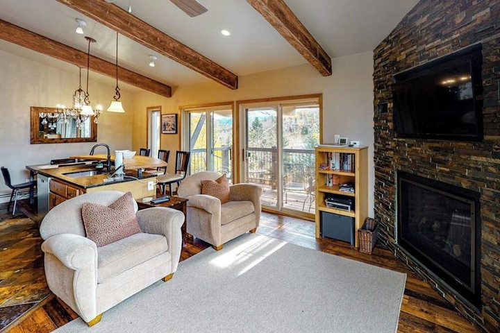 Lovely Getaway Minutes From Ski Slopes With Mountain Views, Fireplace, & Balcony - アスペン, CO