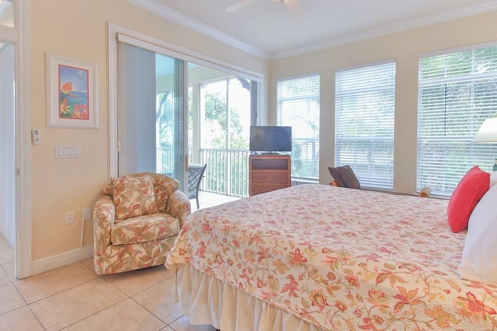 Spacious 2br Condo. Perfect For Family Gatherings - Bradenton Beach, FL