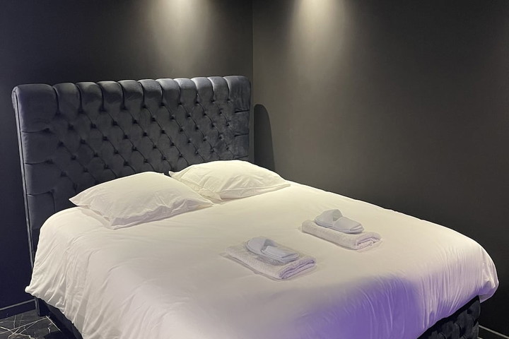 Suite Prestige Jacuzzi, Sauna, Netflix, Disney+ - Amiens