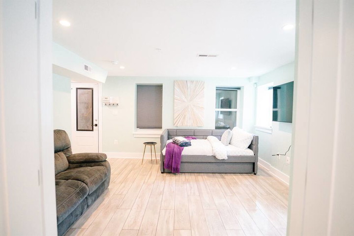 4br Spacious Dc Stay |Private Deck | Free Parking - Hyattsville, MD