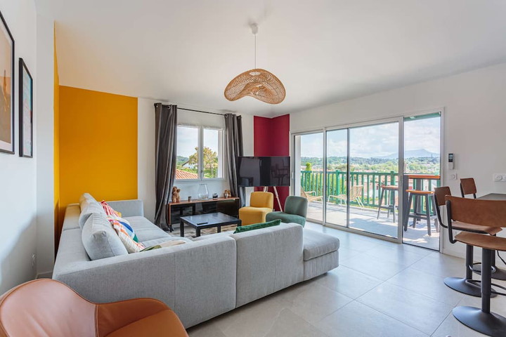 Bel Appartement Avec Terrasse Vue Rhune, Parking Et Proche Des Plages De Bidart - Bidart