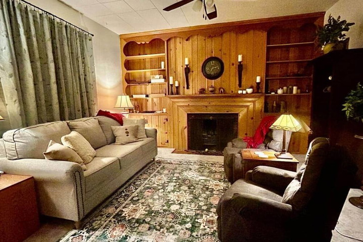 Collosal Craftsman-4 Br, 9 Beds-sleeps 1 To 14! - Hastings, NE