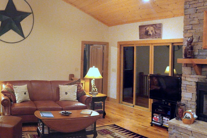 Cozy Creekside Cottage - Relax By The Creek - Cashiers, NC