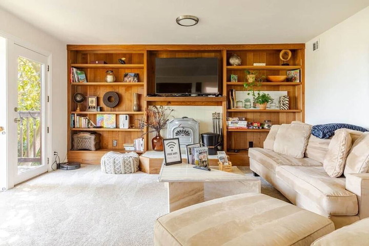 Huge 2br/2ba Unit W/pvt Deck + 5 Min To Ocean - Sausalito, CA