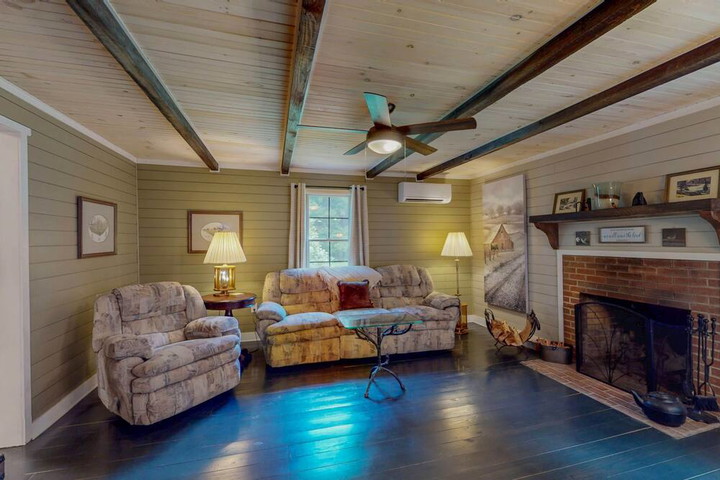 Connie's Retreat Coker Creek - Tellico Plains, TN