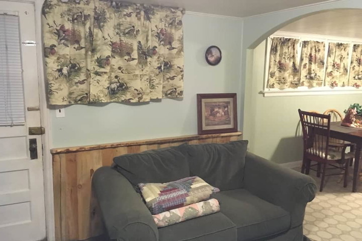 Rustic Hideaway -Pets Welcome, Downtown- - Idaho