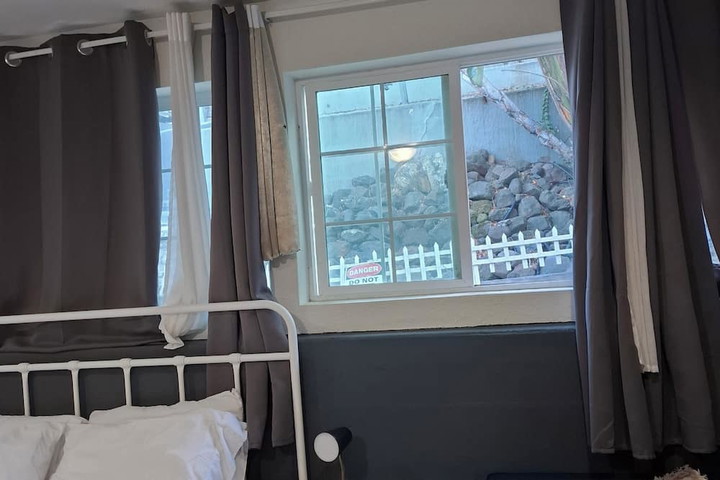 Adorable Queen Bed Oakland Zoo With Private Space And Cool Ac - San Leandro, CA