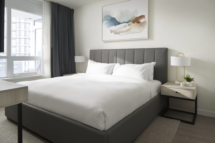 Seattle Luxury Suite: 2br W/ Full Kitchen, Balcony & Resort-style Amenities! - Seattle, WA