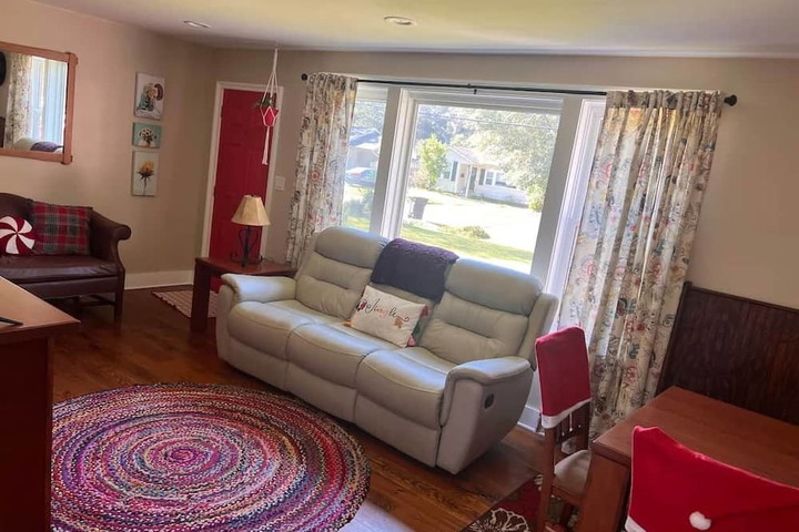 The Edinburgh Cottage - Baton Rouge, LA