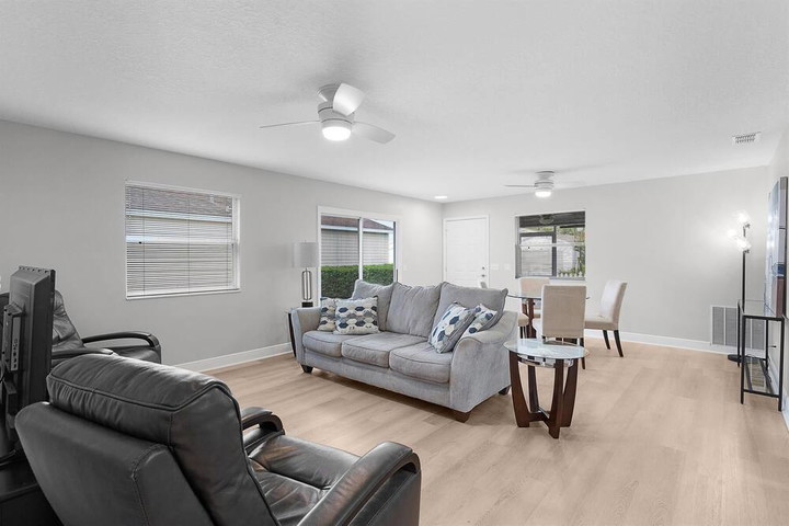 Better Than A 5 Star Hotel With Golf Cart Whole House Totally Remodeled - The Villages, FL