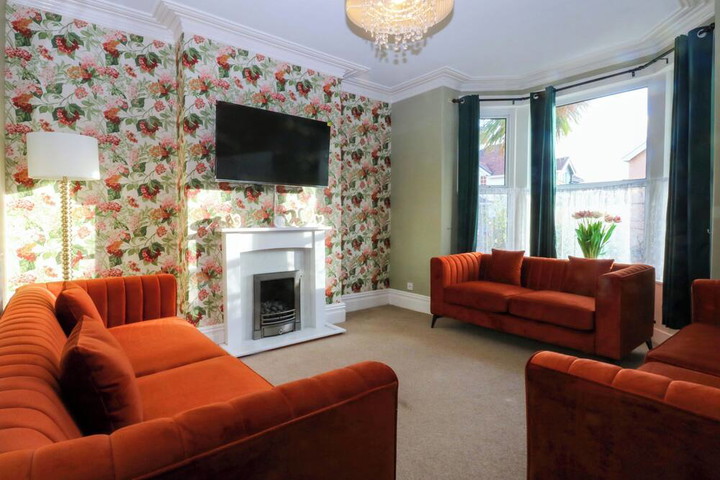 Curzon Heights, Pet Friendly, Character Holiday Cottage In Llandudno - Rhos on Sea